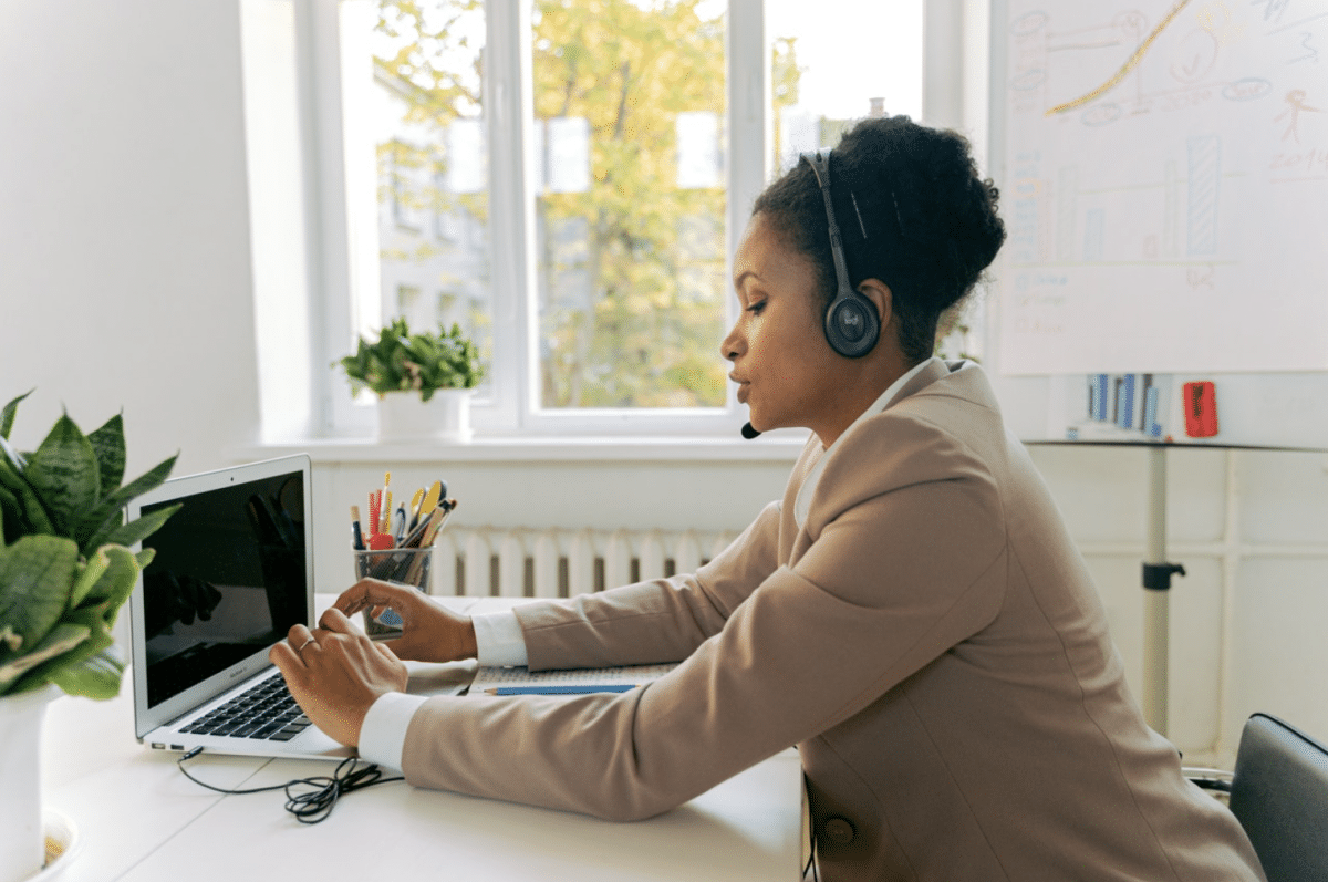 How to Offer the Best Internet Customer Support? - EzineMark